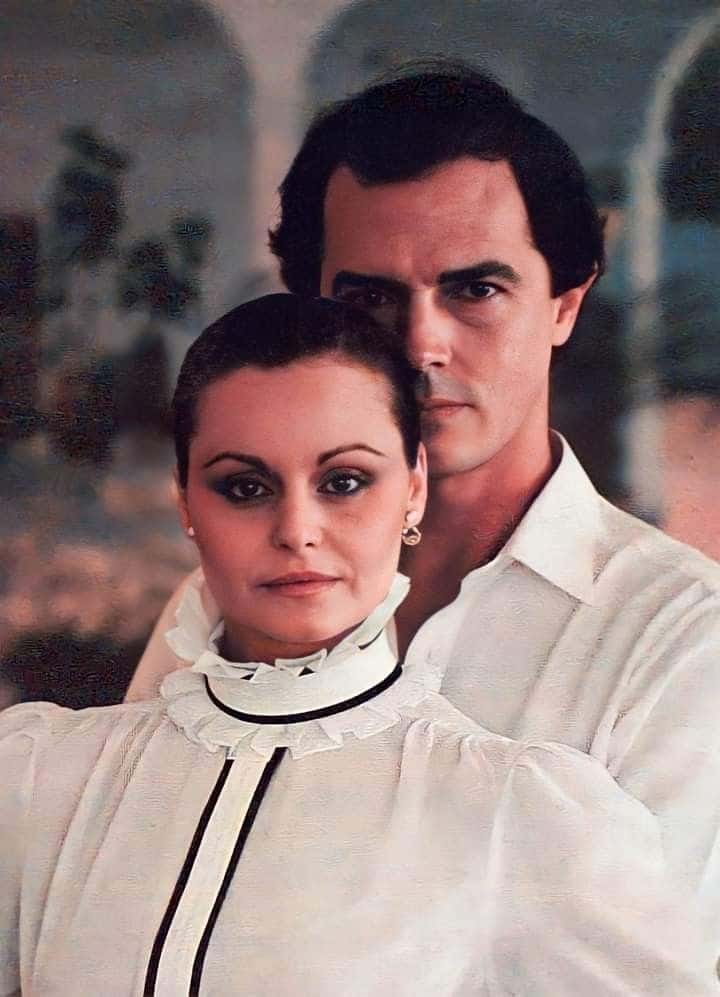Rocío Dúrcal, Juan Gabriel – Jamás Te Prometí Un Jardín De Rosas ...