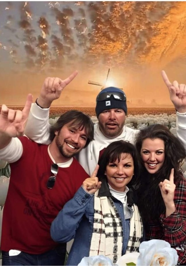 Toby Keith - Hot Rod Sleigh - Music For Life